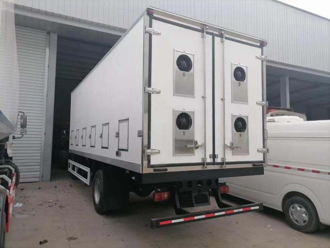 Chinamade HOWO diesel poultry chicks van vehicle 40000 capacity for ...