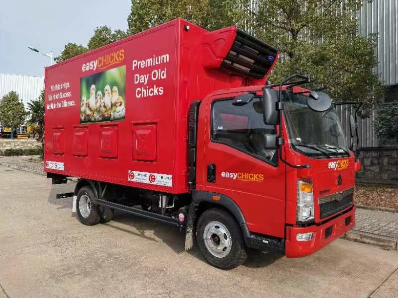 SINOTRUK HOWO 6 Tires RHD poultry Babychicks van vehicle 30,000 Day Old ...