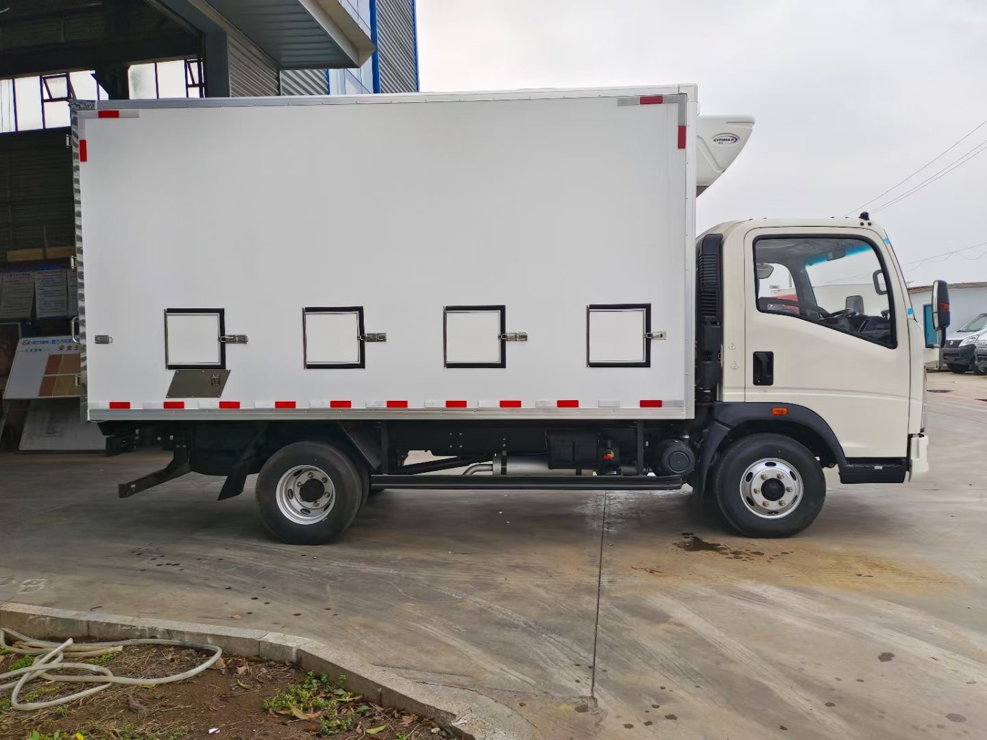 Reliable Baby Birds Van Truck - Different Sizes for babychicks ...